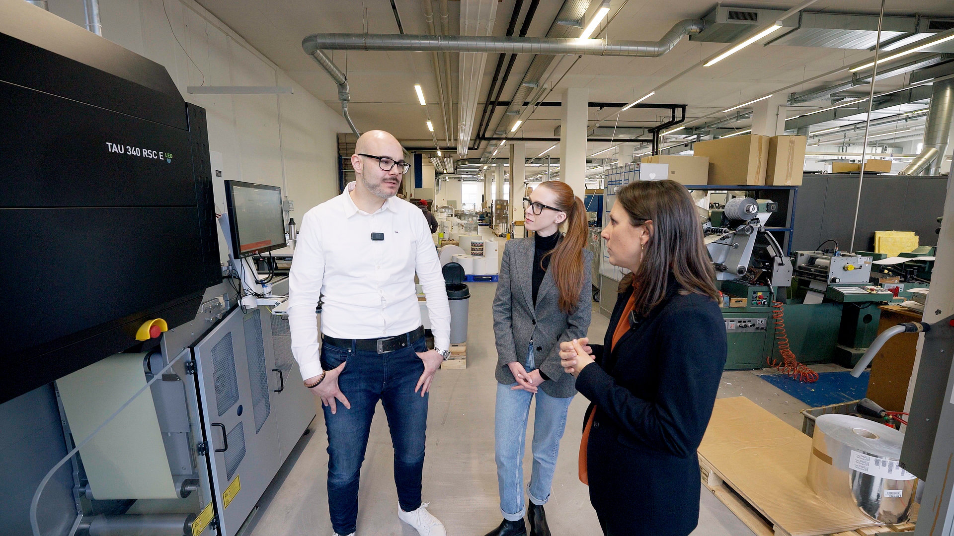 The Future of Digital Printing with Durst - TAU 340 RSC E LED ...